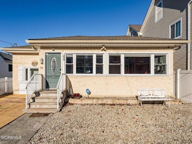 Carteret Ave, Seaside Heights, Home For Sale