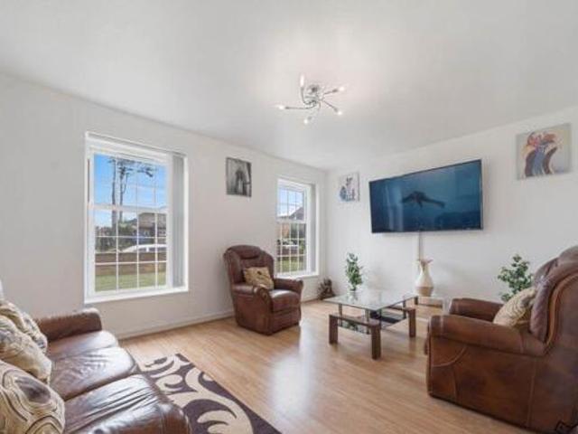 Carterhatch Lane, Enfield, 2 Bedroom Flat