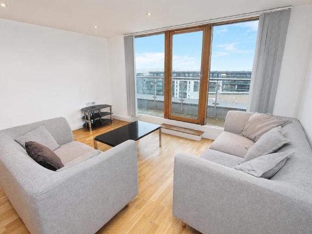 Cartier House Leeds Dock, Leeds, LS10 2 bed flat to rent £1,295 pcm £299 pw