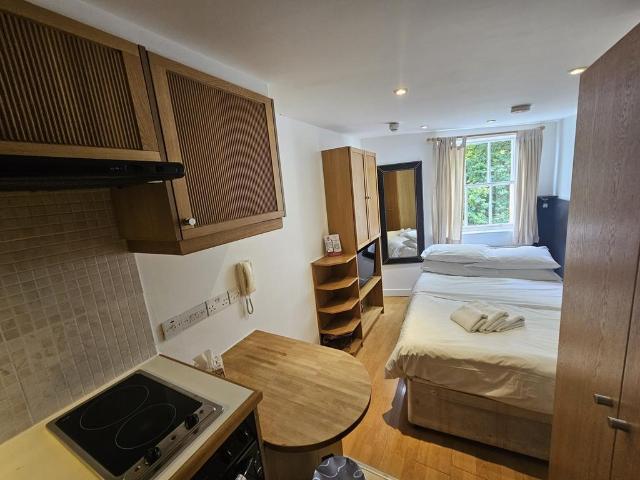 Cartwright Gardens, Bloomsbury, WC1H Studio to rent £2,145 pcm £495 pw