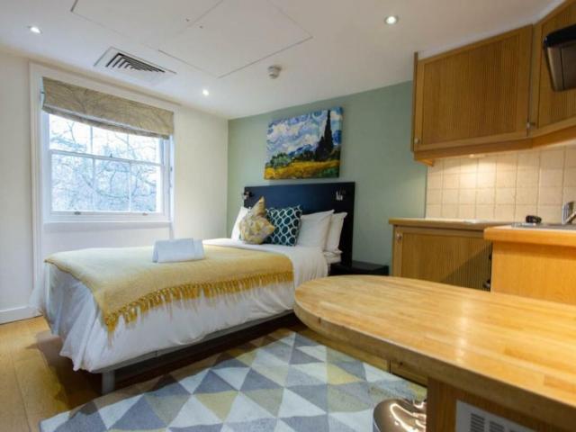 Cartwright Gardens, Bloomsbury WC1H, Studio to rent, £2,167 pcm | PrimeLocation