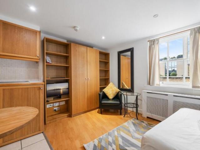 Cartwright Gardens, Bloomsbury, WC1H Studio to rent £2,383 pcm £550 pw