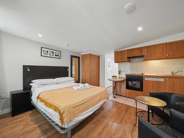 Cartwright Gardens, Bloomsbury WC1H, Studio to rent, £2,470 pcm | PrimeLocation