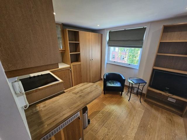 Cartwright Gardens, Bloomsbury WC1H, Studio to rent, £2,470 pcm | PrimeLocation