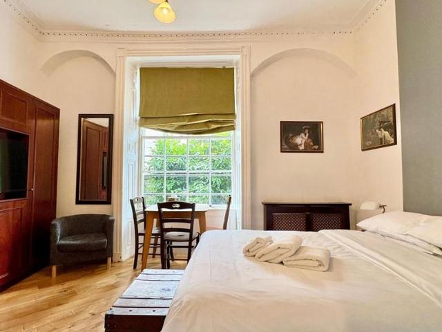 Cartwright Gardens, Bloomsbury, WC1H Studio to rent £2,860 pcm £660 pw