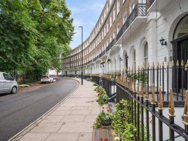 Cartwright Gardens, Bloomsbury, London WC1H, Studio to rent, £2,253 pcm | PrimeLocation