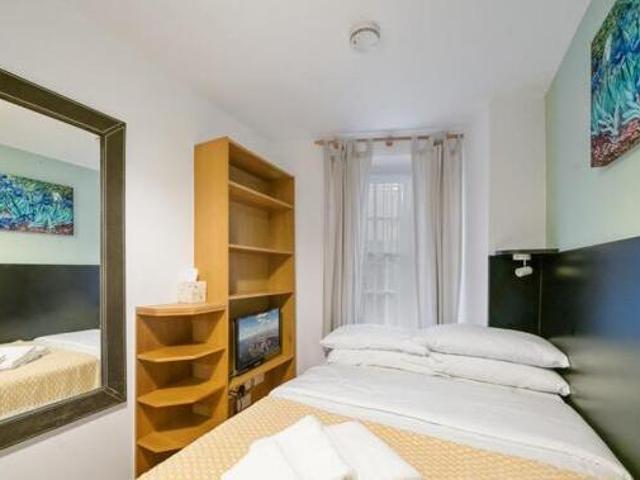 Cartwright Gardens, Bloomsbury, Studio Flat For