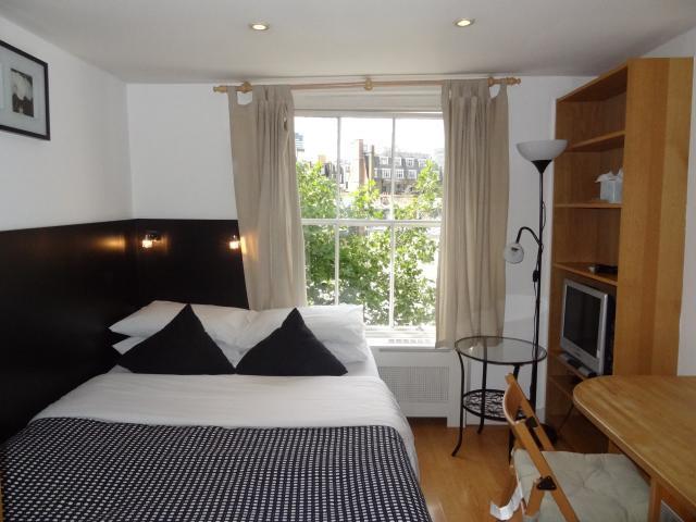 Cartwright Gardens, Bloomsbury. Studio to rent £2,145 pcm £495 pw