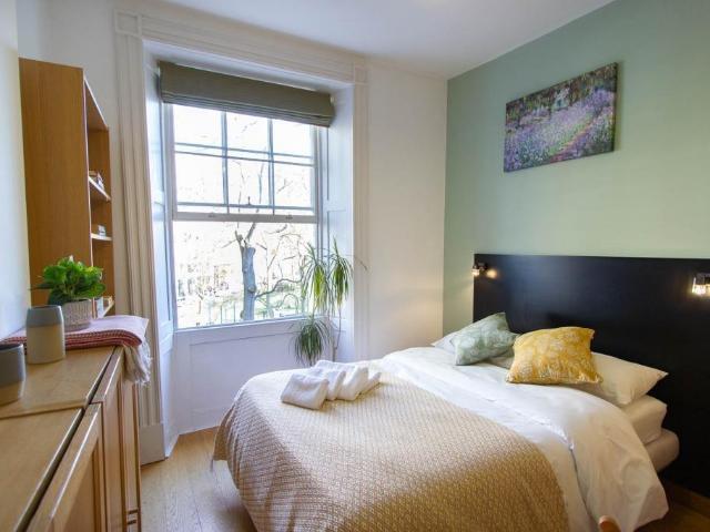 Cartwright Gardens, Bloomsbury. Studio to rent £2,170 pcm £501 pw