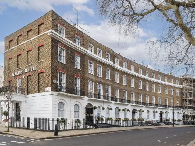 Cartwright Gardens, Bloomsbury. Studio to rent £2,470 pcm £570 pw
