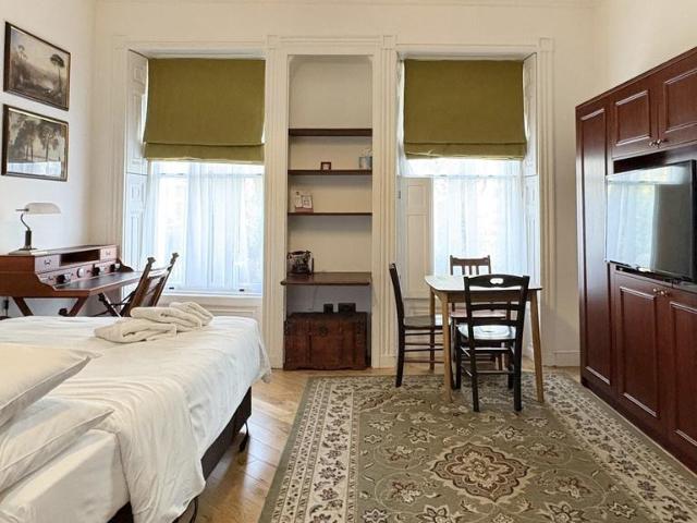 Cartwright Gardens, London WC1H Studio to rent £2,710 pcm £625 pw