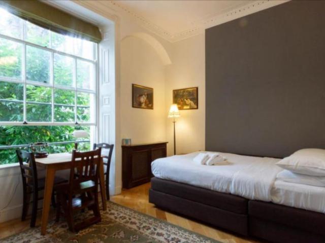 Cartwright Gardens, London, WC1H Studio to rent £2,860 pcm £660 pw