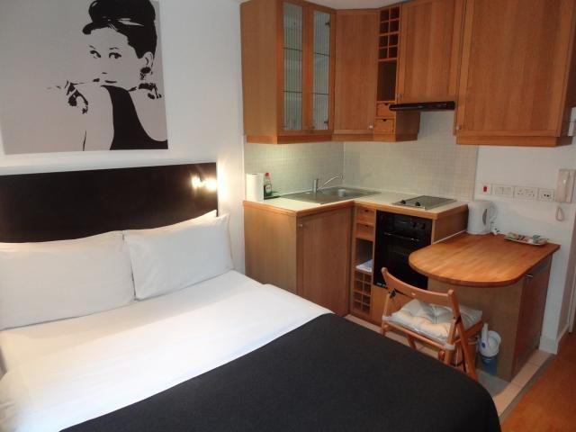 Cartwright Gardens, London WC1H, Studio to rent, £2,015 pcm | PrimeLocation