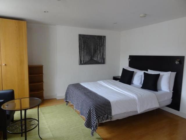 Cartwright Gardens, London WC1H Studio to rent £2,320 pcm £535 pw