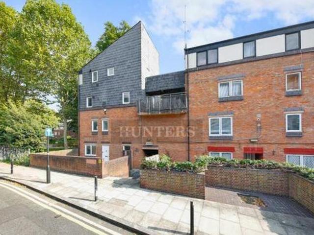 Cartwright Street, London, 3 Bedroom Maisonette