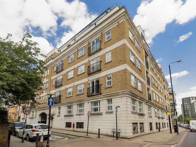 Cartwright Street, London E1 2 bed flat to rent £2,300 pcm £531 pw