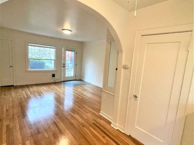 caruthers Studio Apartment for Rent at 2080 Se Caruthers St, Portland, OR 97214 Hosford Abernethy