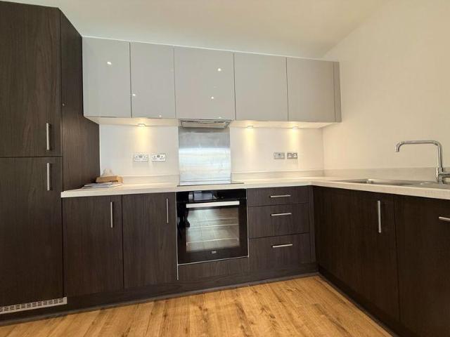 Carver House, Alpini Road, NW9 6FS 1 bed apartment to rent £1,700 pcm £392 pw