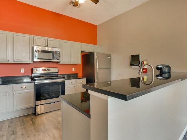 Carver Lake Townhomes 3 Bedroom Apartment for Rent at 6201 Tahoe Rd, Woodbury, MN 55125
