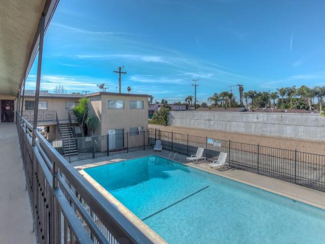 CAR 2 Bedroom Apartment for Rent at 4267 Le Chateau, Lynwood, CA 90262 Lynwood