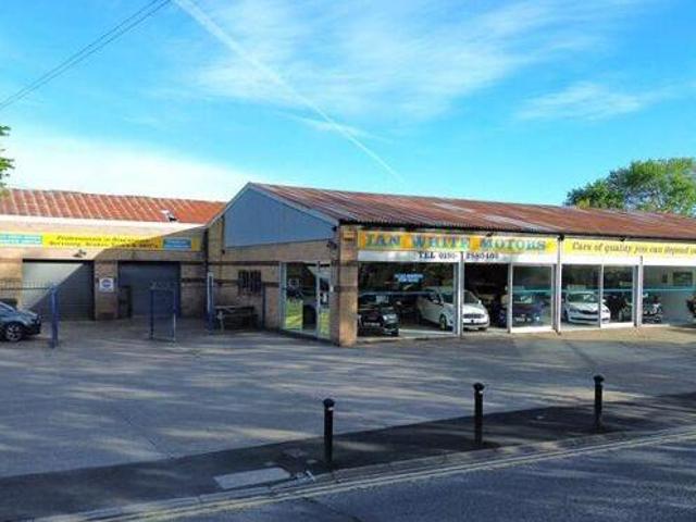 Car Showroom Workshop, Double Row, Commercial Property For
