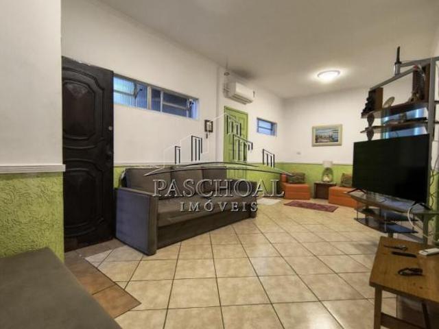 Cara Térrea 2 quartos sendo 1 suite. Guilhermina