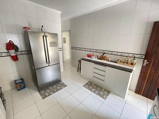 CARAGUATATUBA Linda casa térrea com 4 dormitórios