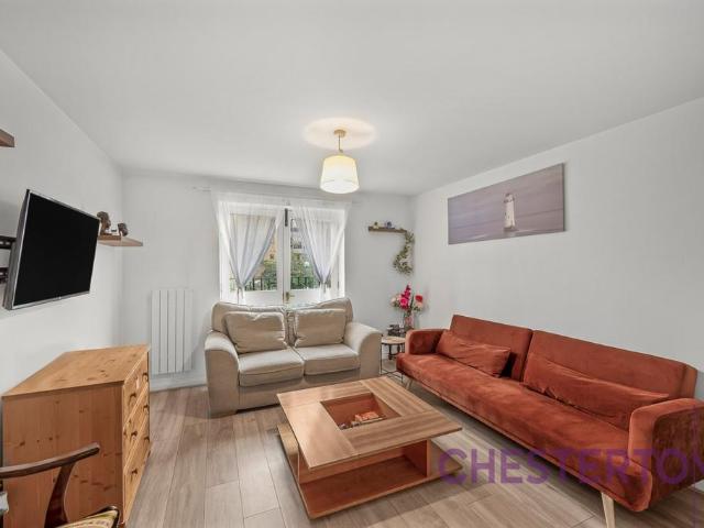 Caravel Close, London 2 bed flat to rent £3,300 pcm £762 pw