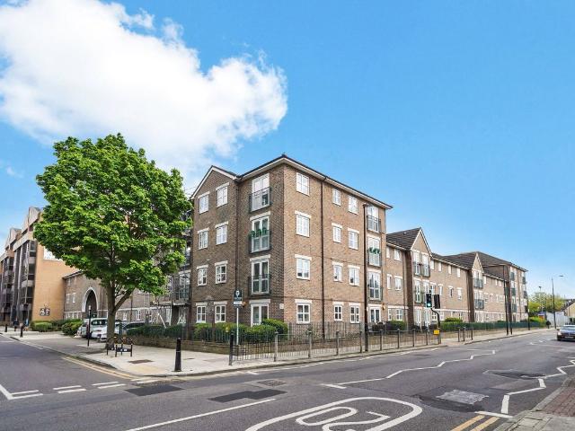 Caravel Close, London E14, 2 bed flat to rent, £1,900 pcm | PrimeLocation