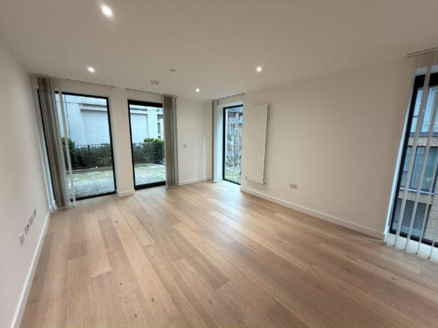 Caravel House, Rendal Way, Royal. 2 bed apartment to rent £2,550 pcm £588 pw