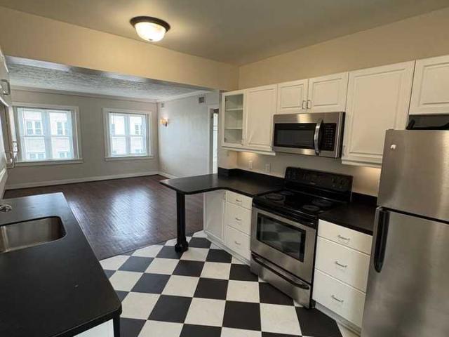 Carberry Apartments 3918 Cass St. 1 Bedroom Apartment for Rent at 3918 Cass St, Omaha, NE 68131 Joslyn Castle