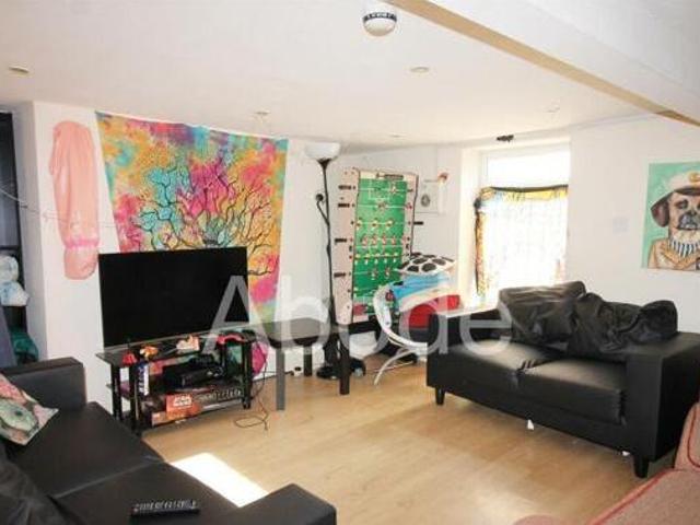 Carberry Road, Hyde Park, 5 Bedroom House