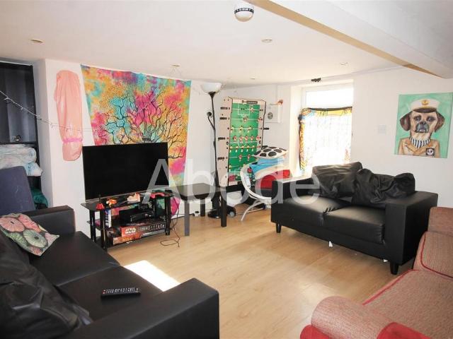 Carberry Road, Hyde Park, Leeds 5 bed house to rent £2,275 pcm £525 pw