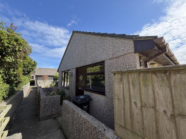 Carbis Bay Holiday Village, Carbis Bay, St Ives TR26, 2 bed semi detached bungalow to rent, £895 pcm | PrimeLocation