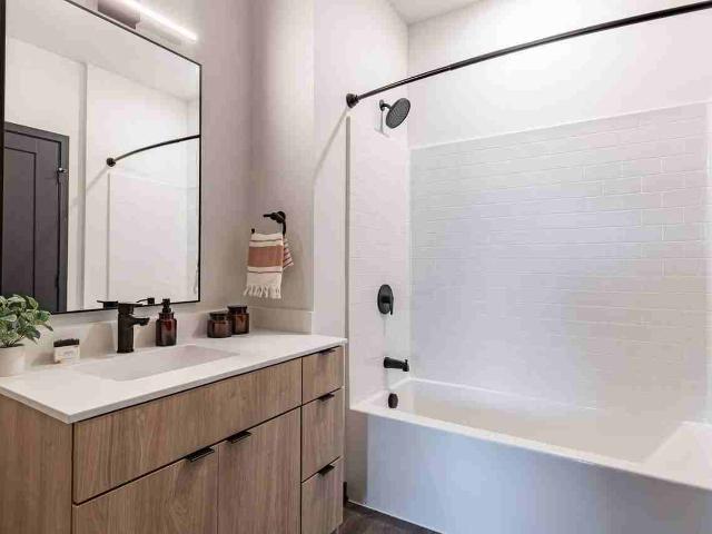 Carbon31 2 Bedroom Apartment for Rent at 8100 31st Ave S, Bloomington, MN 55425 South Loop