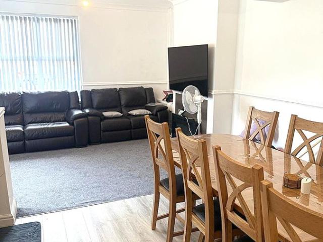 Cardiff CF11, 2 bed flat to rent, £1,075 pcm | PrimeLocation