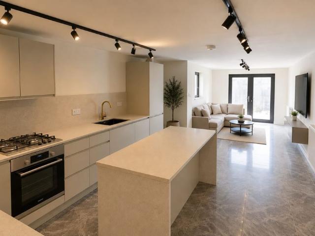 Cardiff CF24, Room to rent, £570 pcm | PrimeLocation
