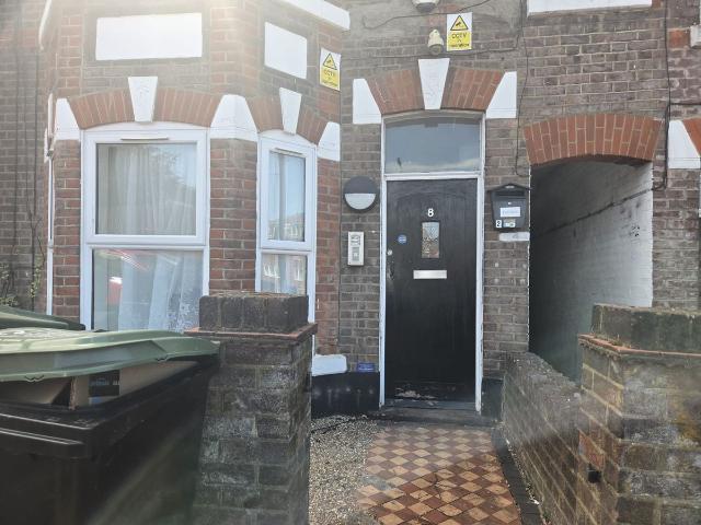 Cardiff Grove, Luton LU1, 1 bed flat to rent, £850 pcm | PrimeLocation