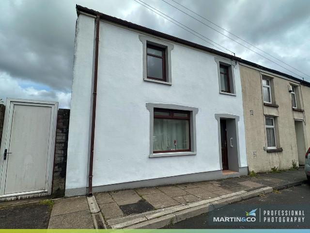 Cardiff Road, Aberdare CF44, 3 bed end terrace house to rent, £900 pcm | PrimeLocation