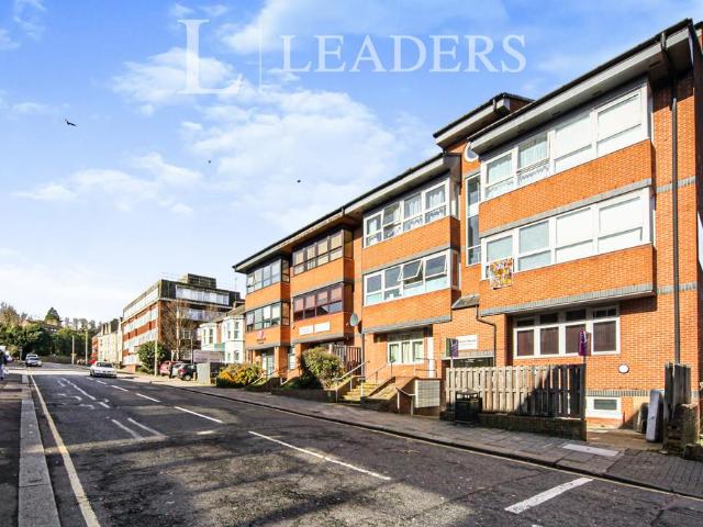 Cardiff Road, Luton, Bedfordshire, LU1 2 bed flat to rent £1,150 pcm £265 pw