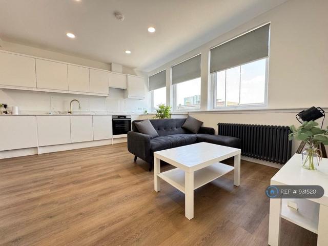 Cardiff Road, Luton, LU1 1 bed flat to rent £1,075 pcm £248 pw