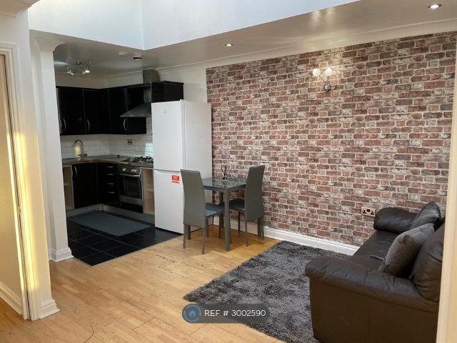 Cardiff Road, Luton LU1, 2 bed flat to rent, £1,250 pcm | PrimeLocation
