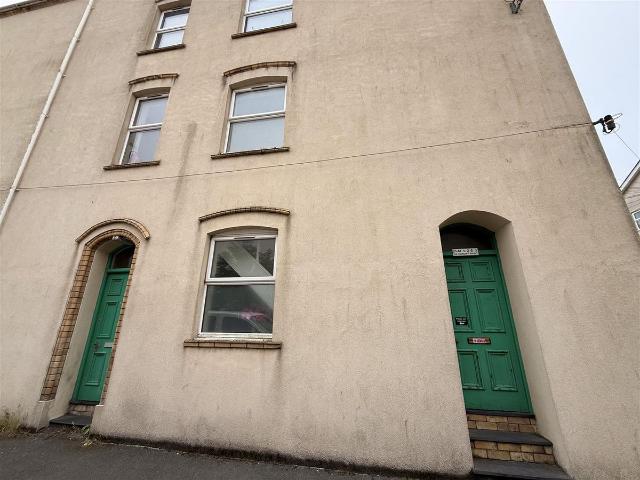 Cardiff Road, Pwllheli LL53, 2 bed flat to rent, £495 pcm | PrimeLocation
