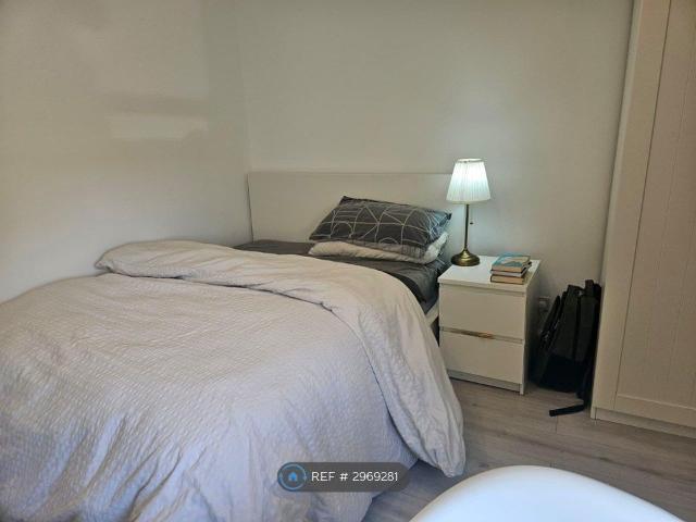 Cardiff Road, Watford WD18, Room to rent, £950 pcm | PrimeLocation
