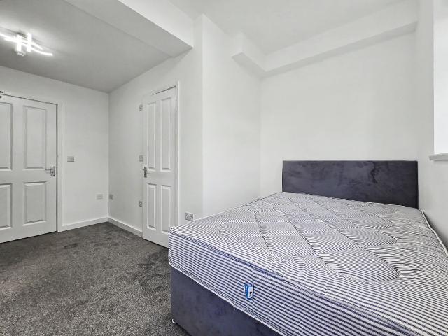 Cardiff Road, Watford, Hertfordshire WD18, Room to rent, £850 pcm | PrimeLocation