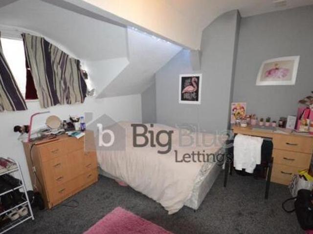 Cardigan Lane, Leeds, 6 Bedroom House