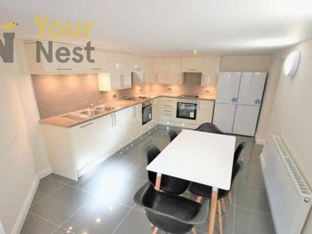 Cardigan Road, Hyde Park, 6 Bedroom Terraced