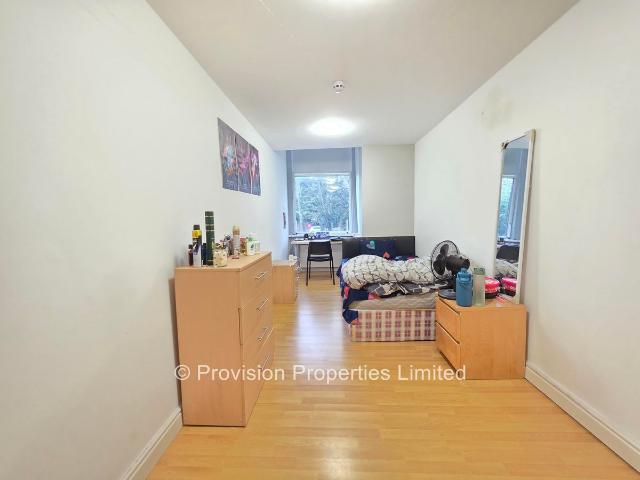 Cardigan Road, Hyde Park, Leeds LS6, 4 bed flat to rent, £1,473 pcm | PrimeLocation