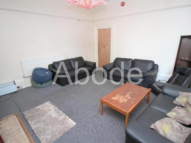 Cardigan Road, Headingley, Leeds 9 bed house to rent £4,485 pcm £1,035 pw