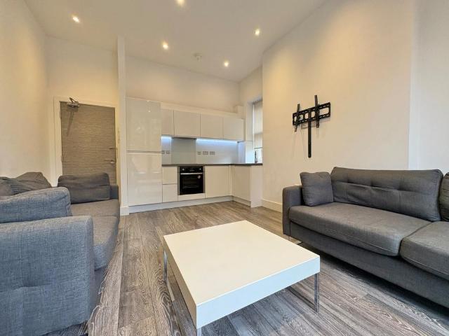 Cardigan Road, Headingley, Leeds, LS6 1 bed flat to rent £1,150 pcm £265 pw